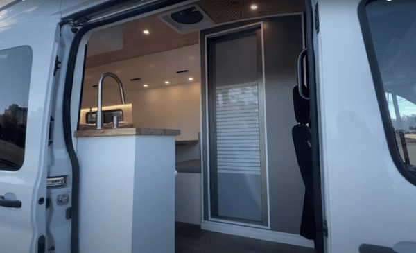 Complete Guide to Shower Options for Van Lifers